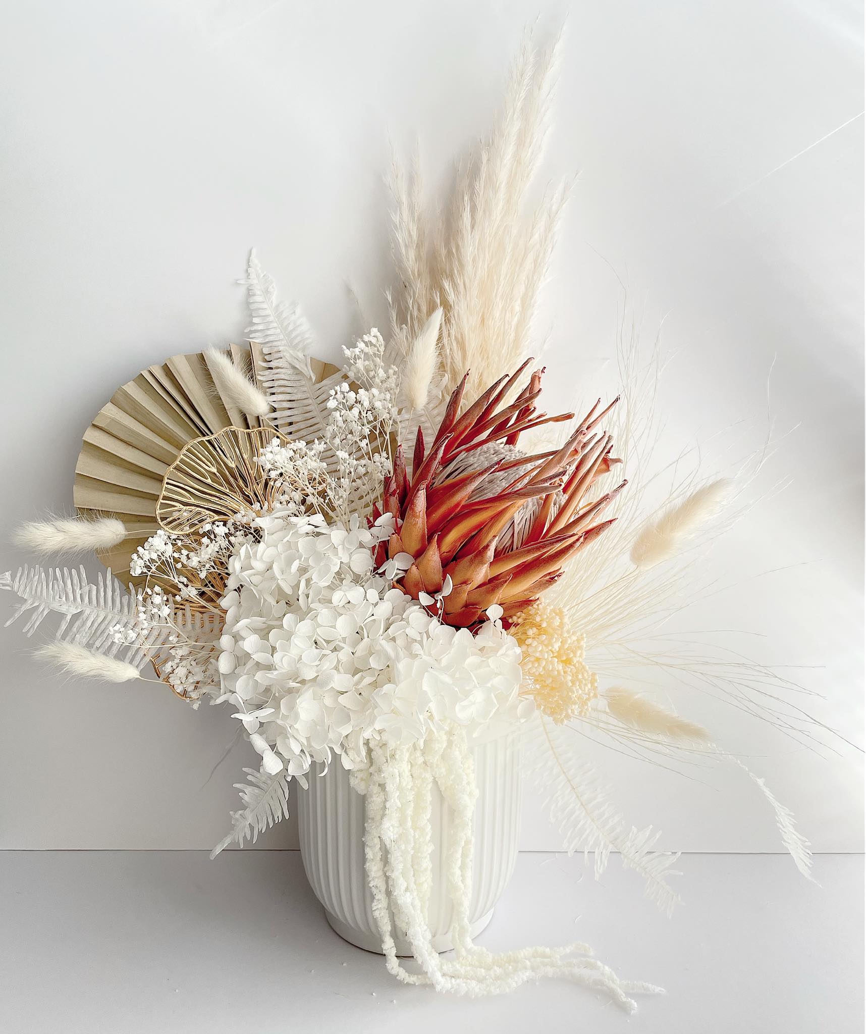 "King Portea" Elegant Arrangement – CHO FLOWER HOUSE